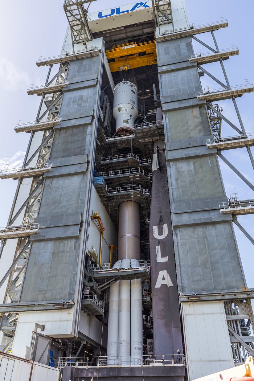 SILENTBARKER/NROL-107: Atlas V stacked for national security launch