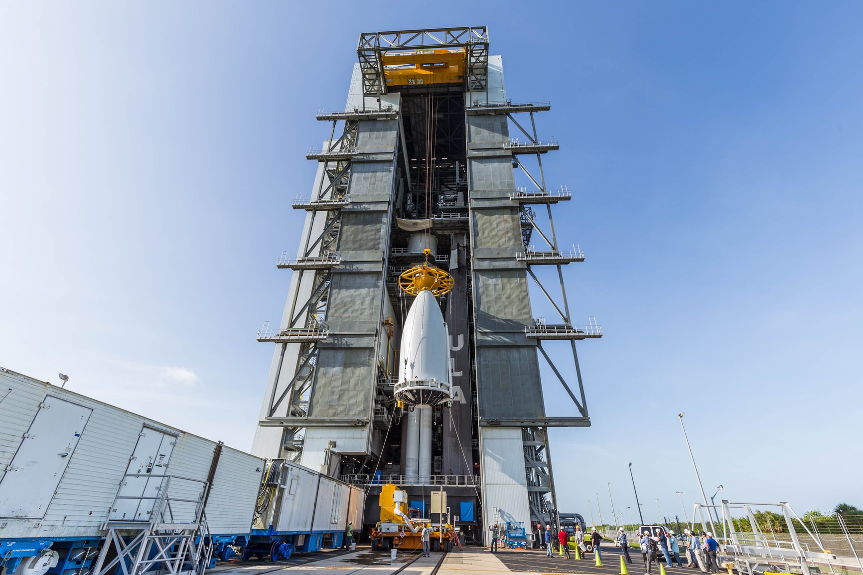 USSF-12: Atlas V receives two SSC satellite payloads