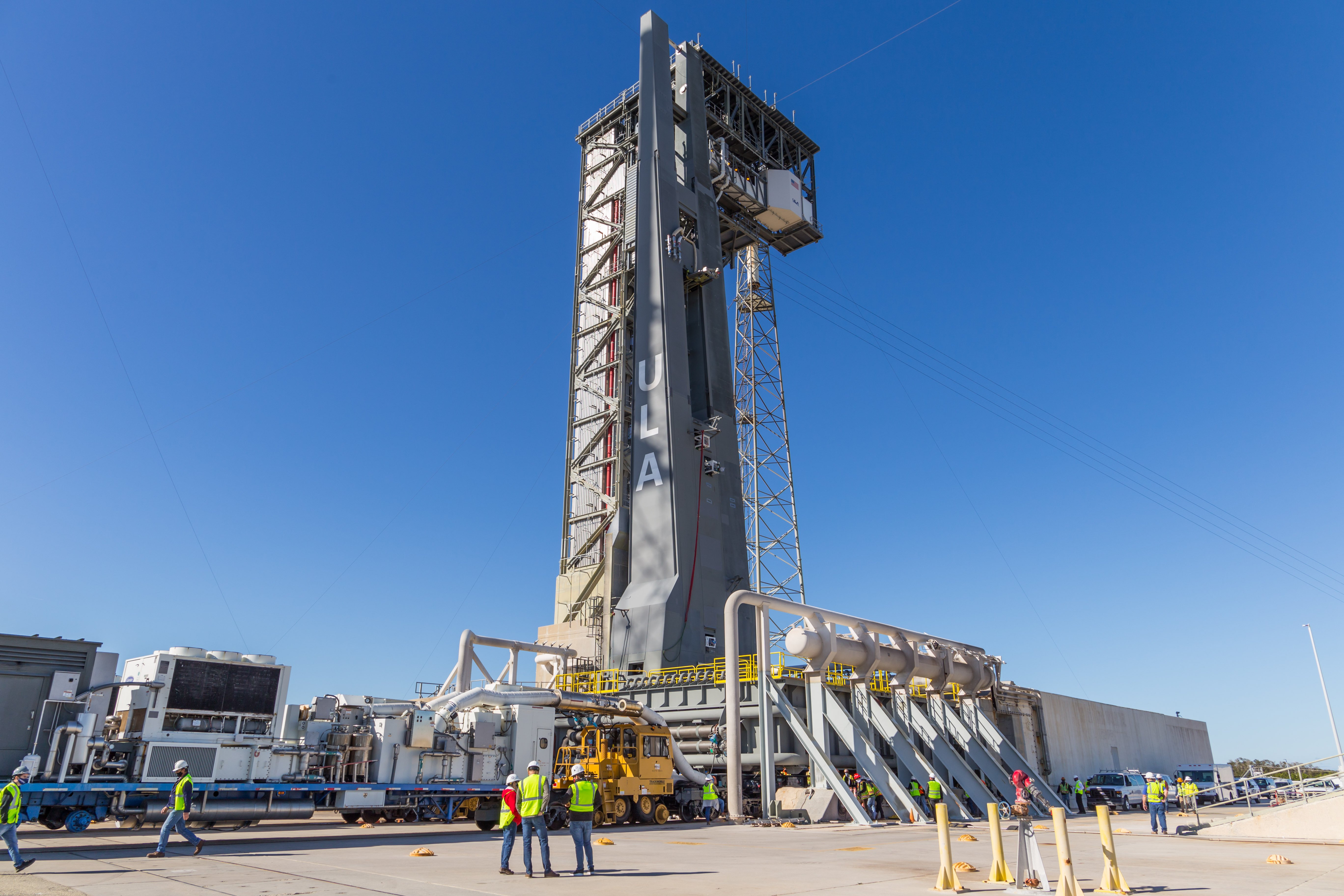 Vulcan: Launch platform rolls to pad for first time